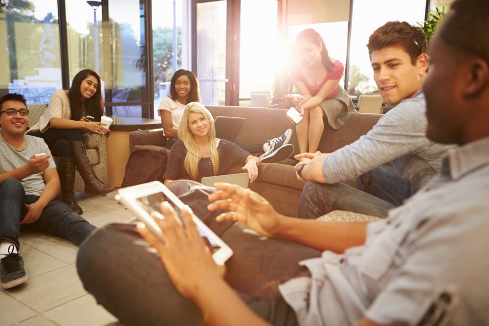 10 Ways To Enhance Your CV at University | Student.com Blog