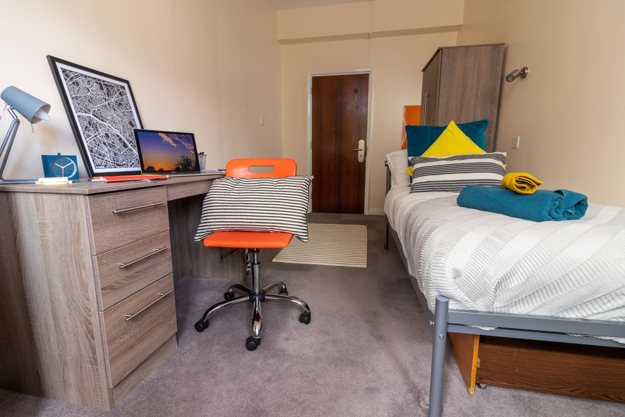 Student accommodation in London for less than £200/week | Student.com